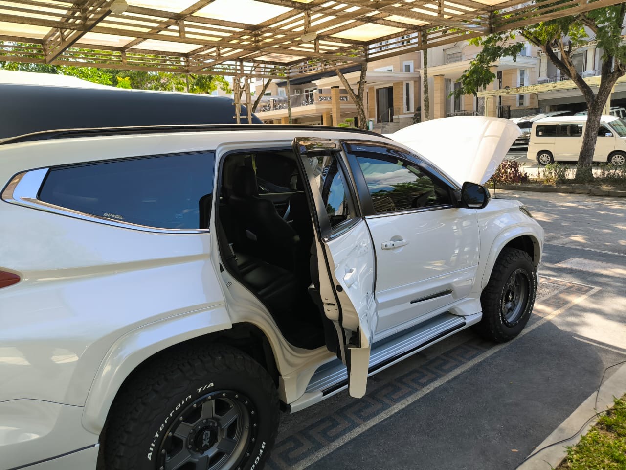 19 Kendaraan Mewah Disita KPK di Samarinda, Ada Lamborghini dan Hummer ...